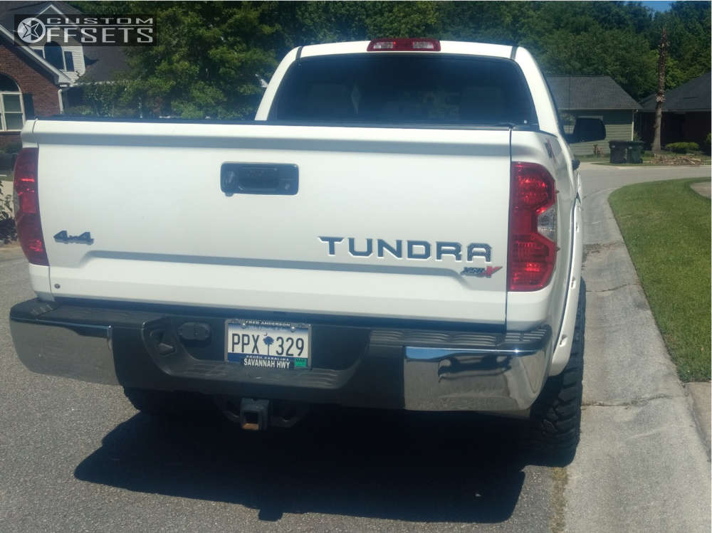 2015 Toyota Tundra with 20x9 1 Fuel Assault and 295/60R20 Kanati Mud ...