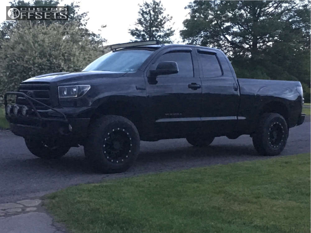 2013 Toyota Tundra with 18x9 0 Pro Comp Series 31 and 275/70R18 ...