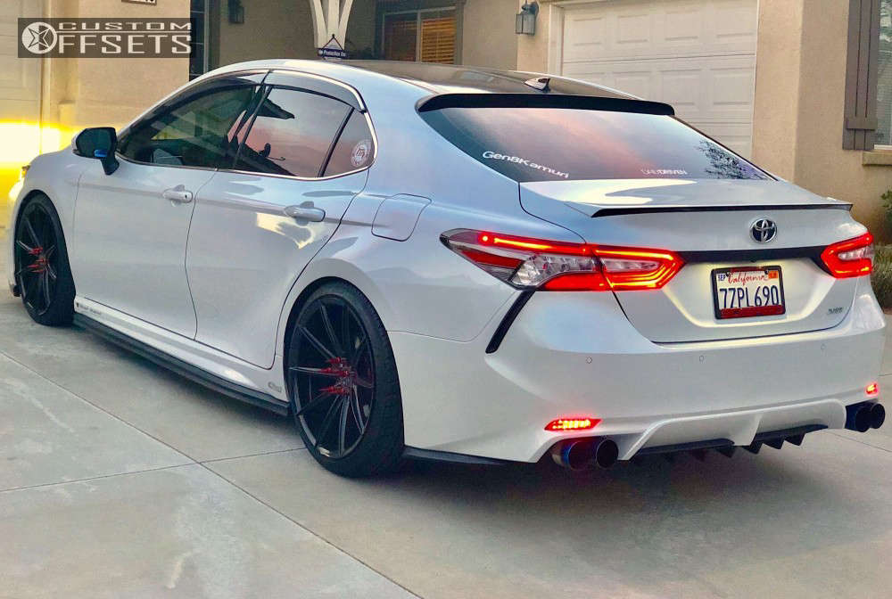2018 Toyota Camry with 20x9 38 Blaque Diamond Bd-11 and 245/35R20 ...