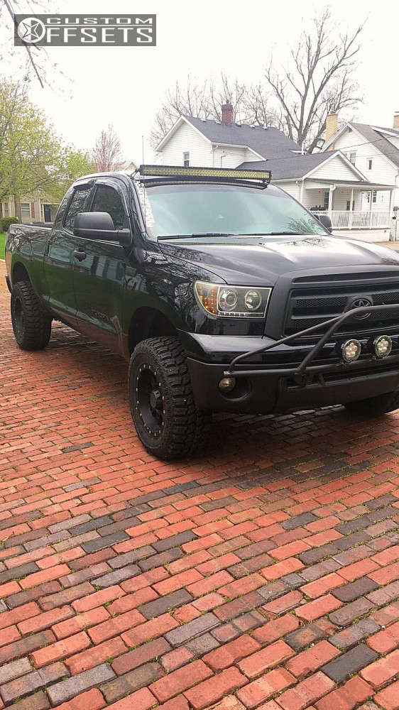 2013 Toyota Tundra with 18x9 Pro Comp Series 31 and 33/12.5R18 Mud Claw ...