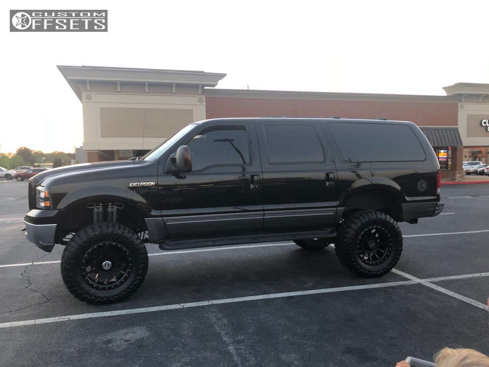 2005 Ford Excursion with 20x10 -24 Method Nv and 37/13.5R20 Toyo Tires ...