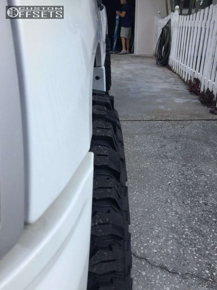 2010 Dodge Dakota with 16x8 0 Raceline Defender and 285/75R16 Gladiator ...