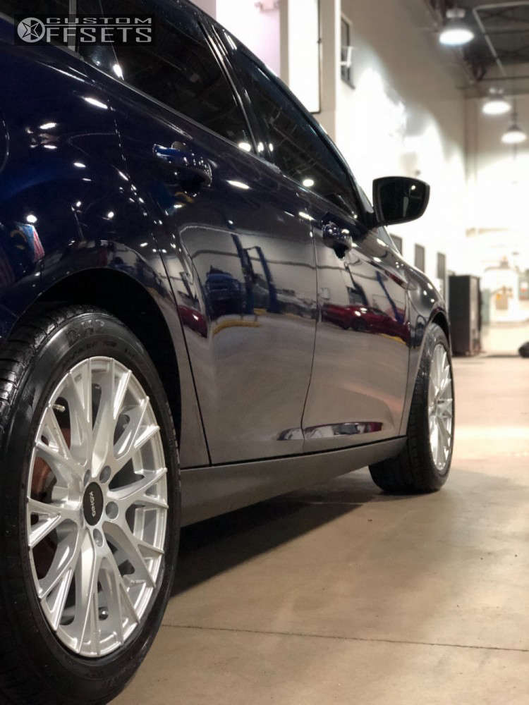 2012 Ford Focus with 17x8 40 Konig Interflow and 225/50R17 Delinte Dh2 ...