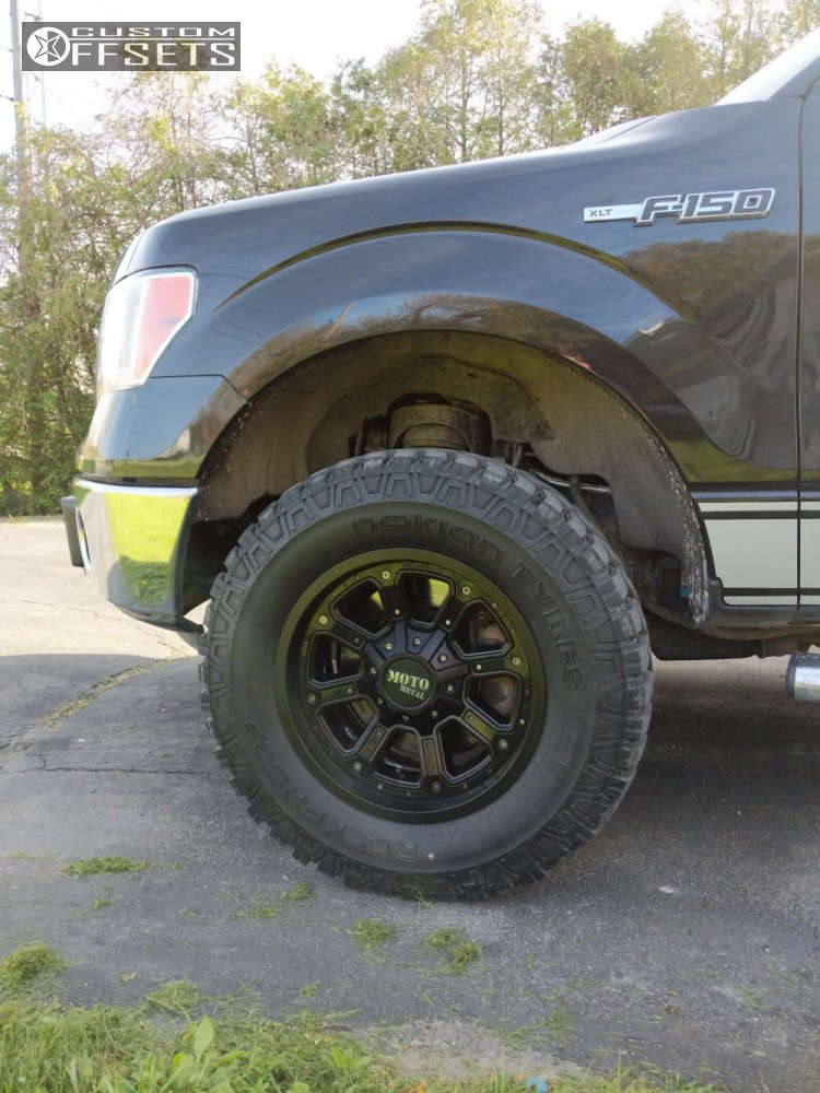 2013 Ford F-150 with 18x9 -12 Moto Metal Mo984 and 275/70R18 Nokian ...