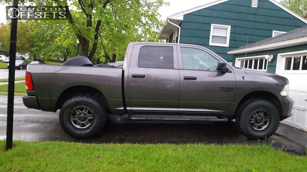 2014 Ram 1500 with 17x9 -13 Tuff T16 and 35/12.5R17 Kanati Trail Hog ...