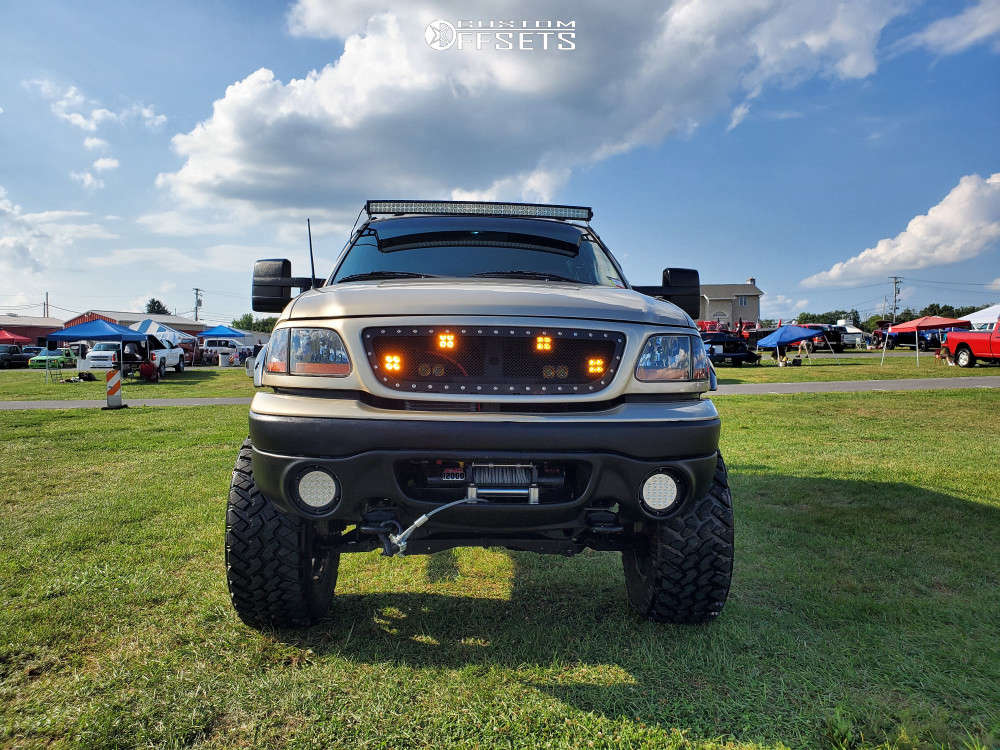 2001 Ford F-150 with 20x10 -24 XD Xd825 and 37/13.5R20 Nitto Trail ...