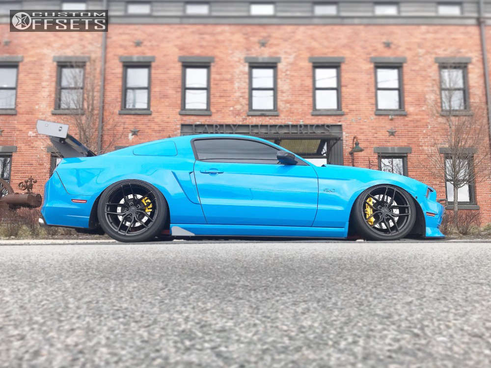 2014 Ford Mustang with 20x9 32 Stance Sf03 and 255/35R20 Nitto Invo and ...