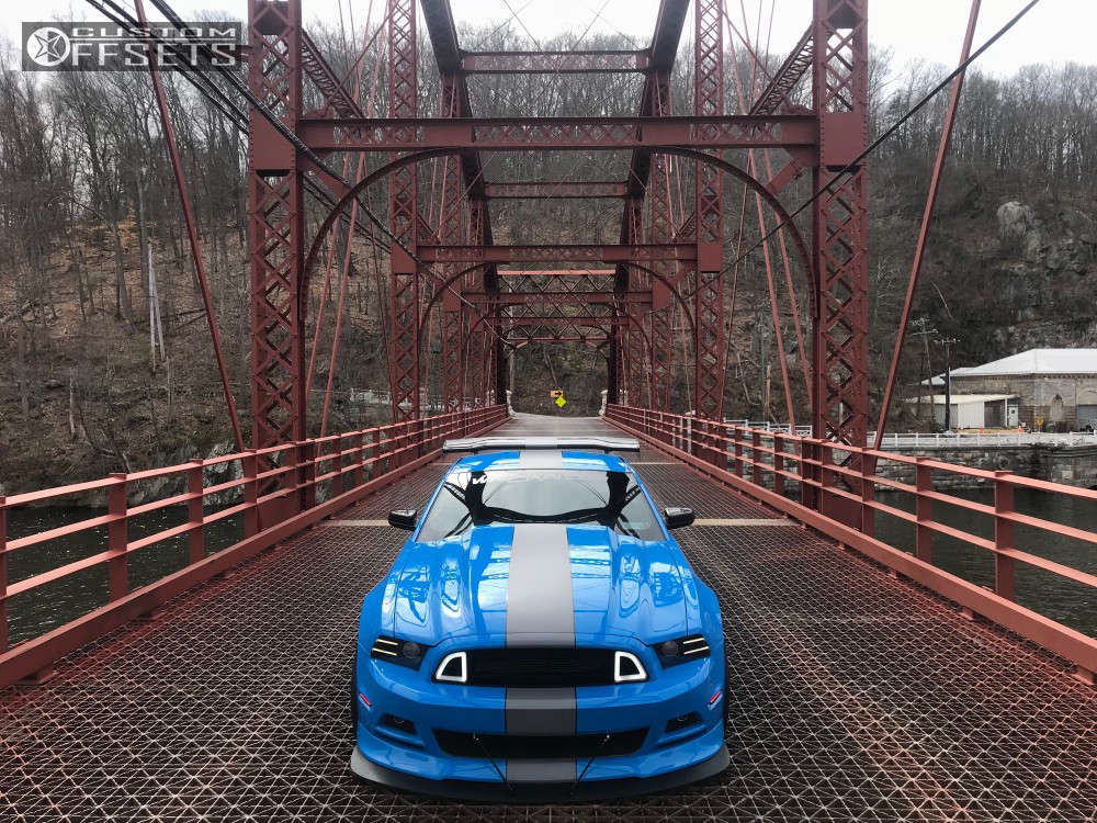 2014 Ford Mustang with 20x9 32 Stance Sf03 and 255/35R20 Nitto Invo and ...
