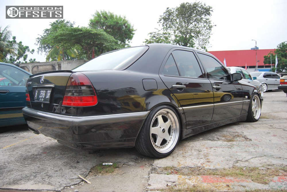 2000 Mercedes-Benz C230 with 17x8 35 OZ Racing Futura and 205/40R17 ...