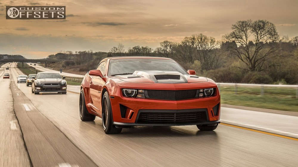 2010 Chevrolet Camaro with 20x9 20 Ferrada FR2 and 245/40R20 General G ...