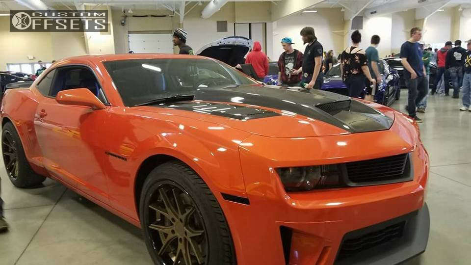 2010 Chevrolet Camaro with 20x9 20 Ferrada FR2 and 245/40R20 General G ...