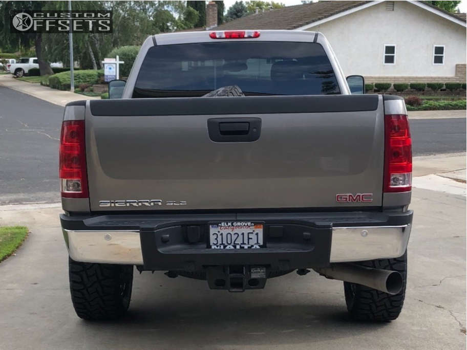 2012 GMC Sierra 2500 HD with 20x9 1 Fuel Maverick and 305/55R20 Toyo ...