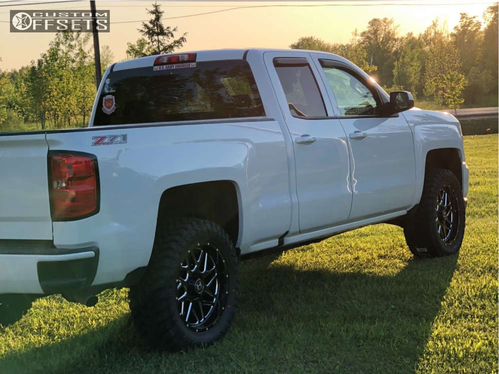 2017 Chevrolet Silverado 1500 with 20x10 -19 Hostile Sprocket and 33/12 ...