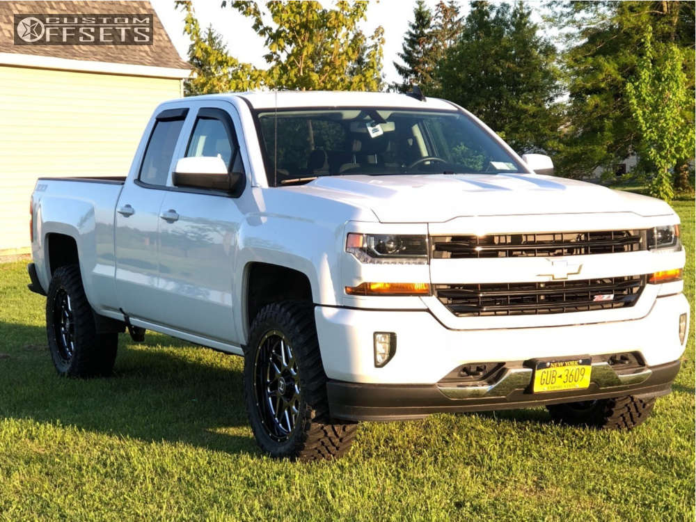 2017 Chevrolet Silverado 1500 with 20x10 -19 Hostile Sprocket and 33/12 ...