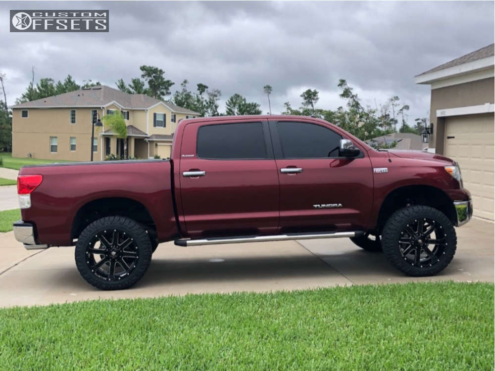 2010 Toyota Tundra with 22x12 -44 Ballistic Rage and 35/12.5R22 Nitto ...