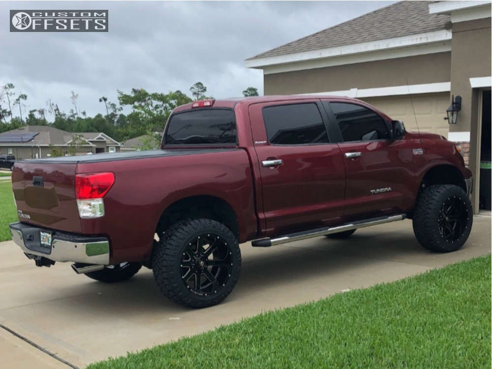 2010 Toyota Tundra with 22x12 -44 Ballistic Rage and 35/12.5R22 Nitto ...