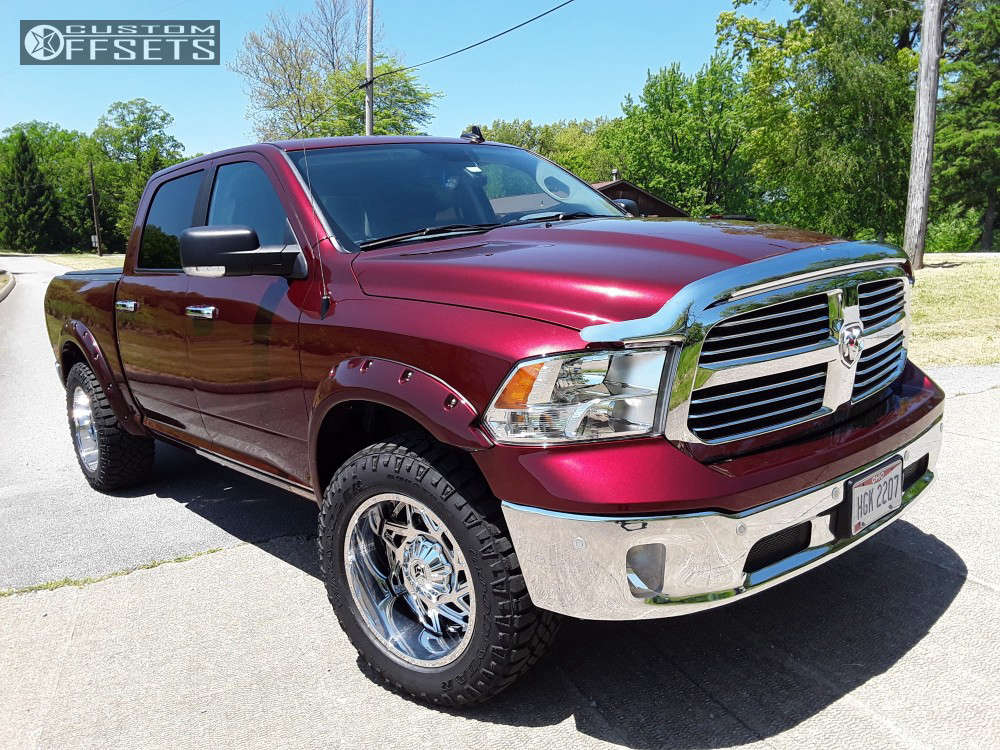 2017 Ram 1500 with 20x10 -25 Dropstars 652v and 33/12.5R20 Goodyear ...