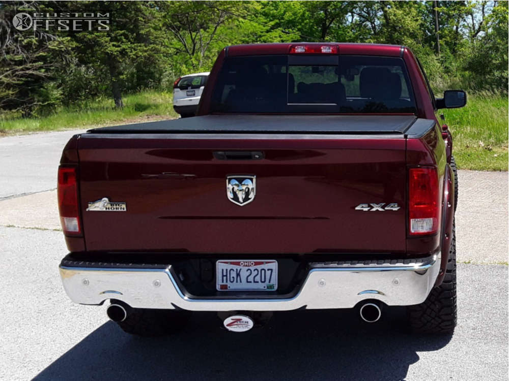 2017 Ram 1500 with 20x10 -25 Dropstars 652v and 33/12.5R20 Goodyear ...