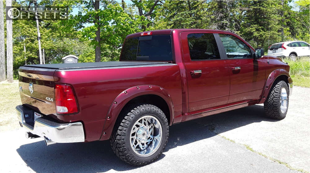 2017 Ram 1500 with 20x10 -25 Dropstars 652v and 33/12.5R20 Goodyear ...