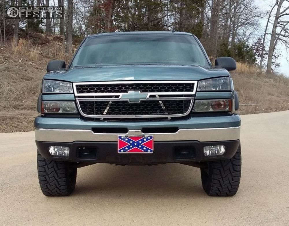 2006 Chevrolet Silverado 1500 with 18x9 -12 Fuel Coupler and 33/12.5R18 ...