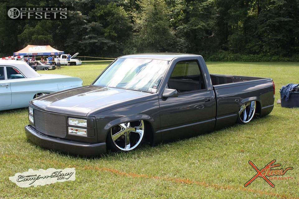 1989 GMC C1500 with 22x9 15 American Racing Nova and 255/30R22 Nexen ...