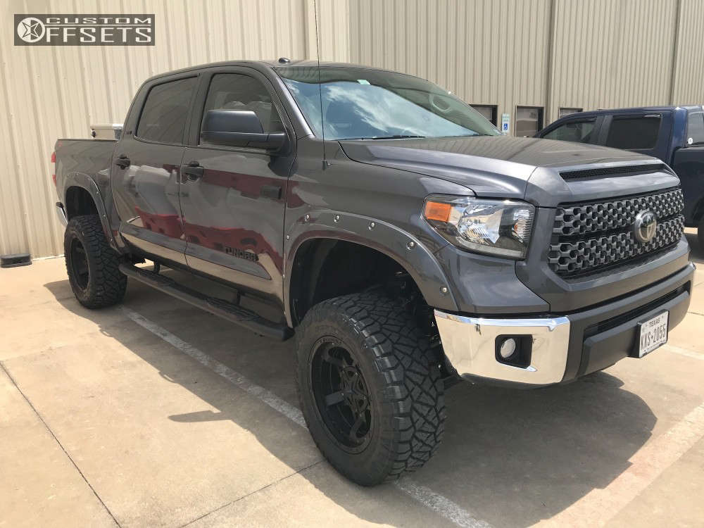 2018 Toyota Tundra with 20x10 -24 XD Rockstar 3 and 35/12.5R20 Nitto ...