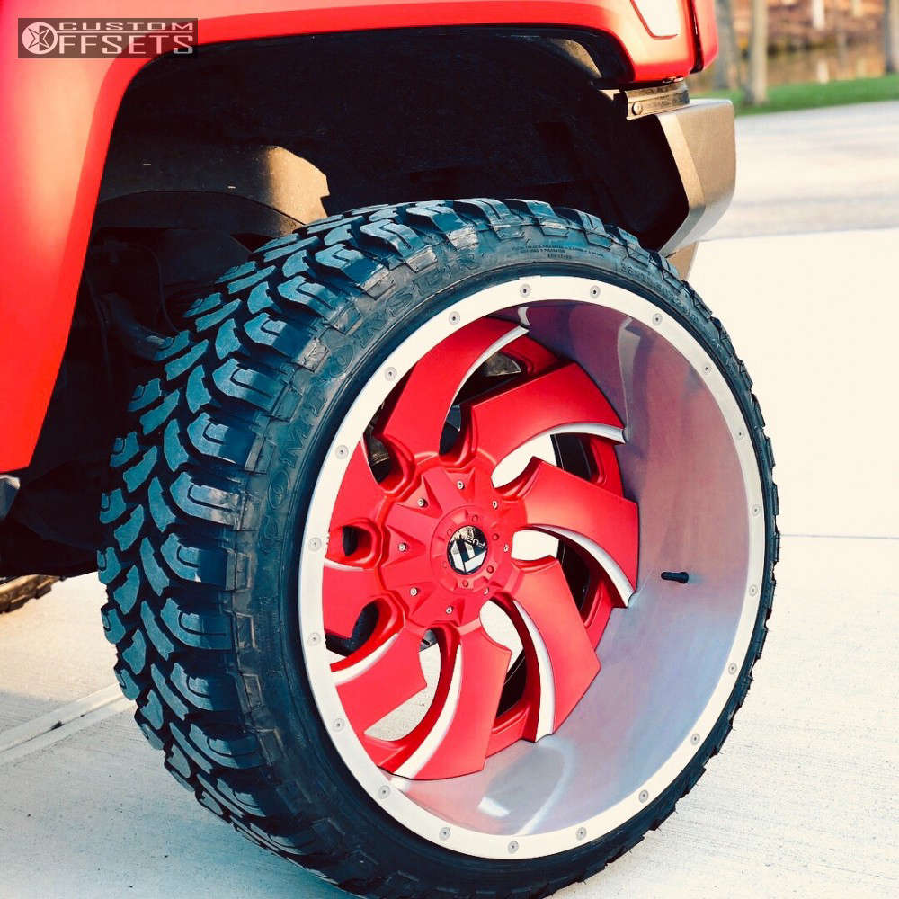 2009 HUMMER H3T with 24x14 -75 Fuel Cleaver and 33/12.5R24 Comforser ...