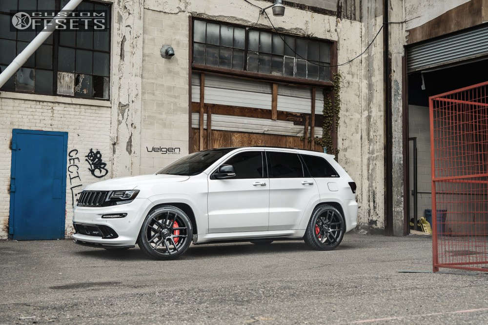 2016 Jeep Grand Cherokee with 22x10.5 35 Velgen Vmb5 and 295/35R22 ...