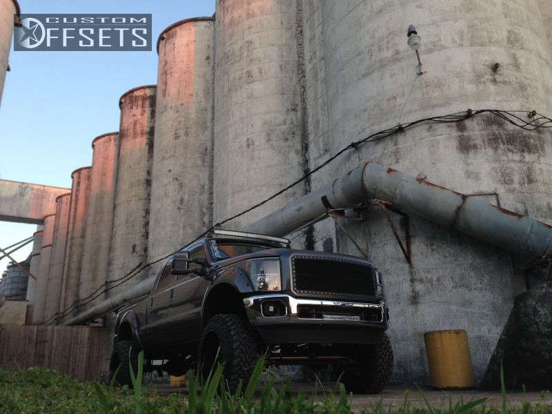 2014 Ford F-250 Super Duty with 22x14 -76 LRG 103 and 37/13.5R22 Toyo ...