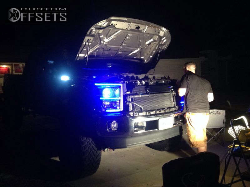 2014 Ford F-250 Super Duty with 22x14 -76 LRG 103 and 37/13.5R22 Toyo ...