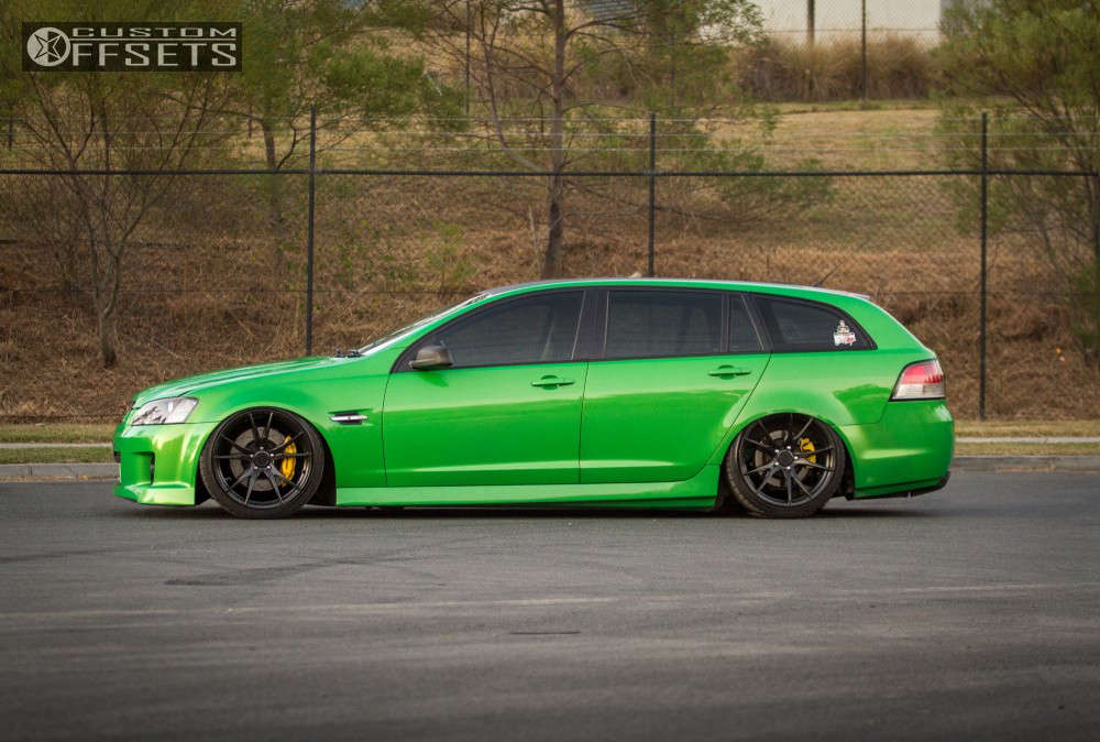 2009 Pontiac G8 with 20x10 35 Koya SF-06 and 255/35R20 Kumho KU39 LE ...