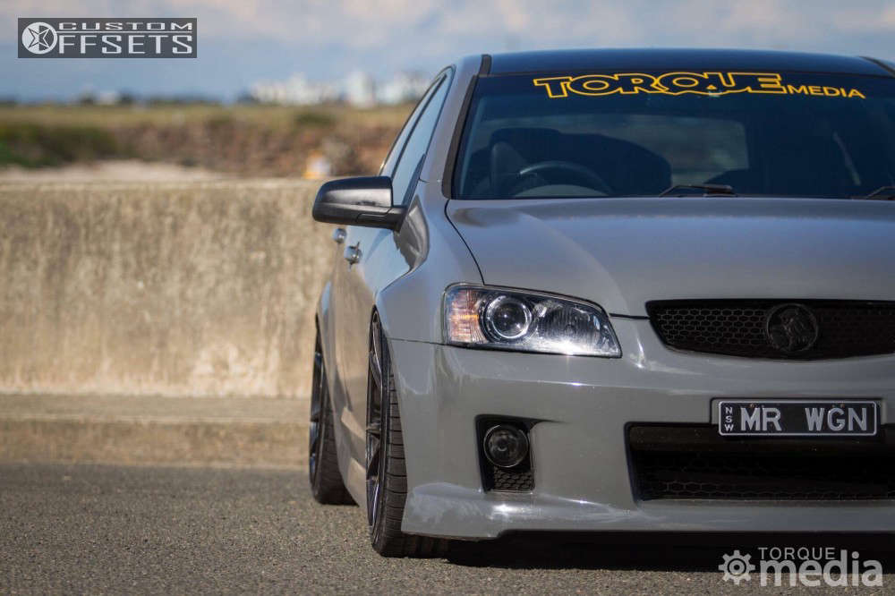 2009 Pontiac G8 with 20x10 35 Koya SF-06 and 255/35R20 Kumho KU39 LE ...