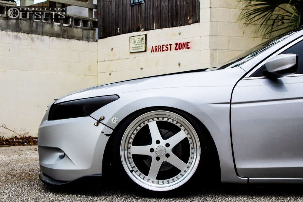 2009 Honda Accord with 19x10.5 12 Varrstoen Es8 and 235/35R19 Falken ...