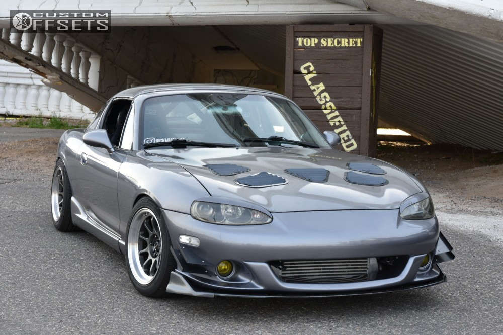 2005 Mazda MX-5 Miata with 15x7.5 0 Gram Lights 57xtreme and 195/50R15 ...