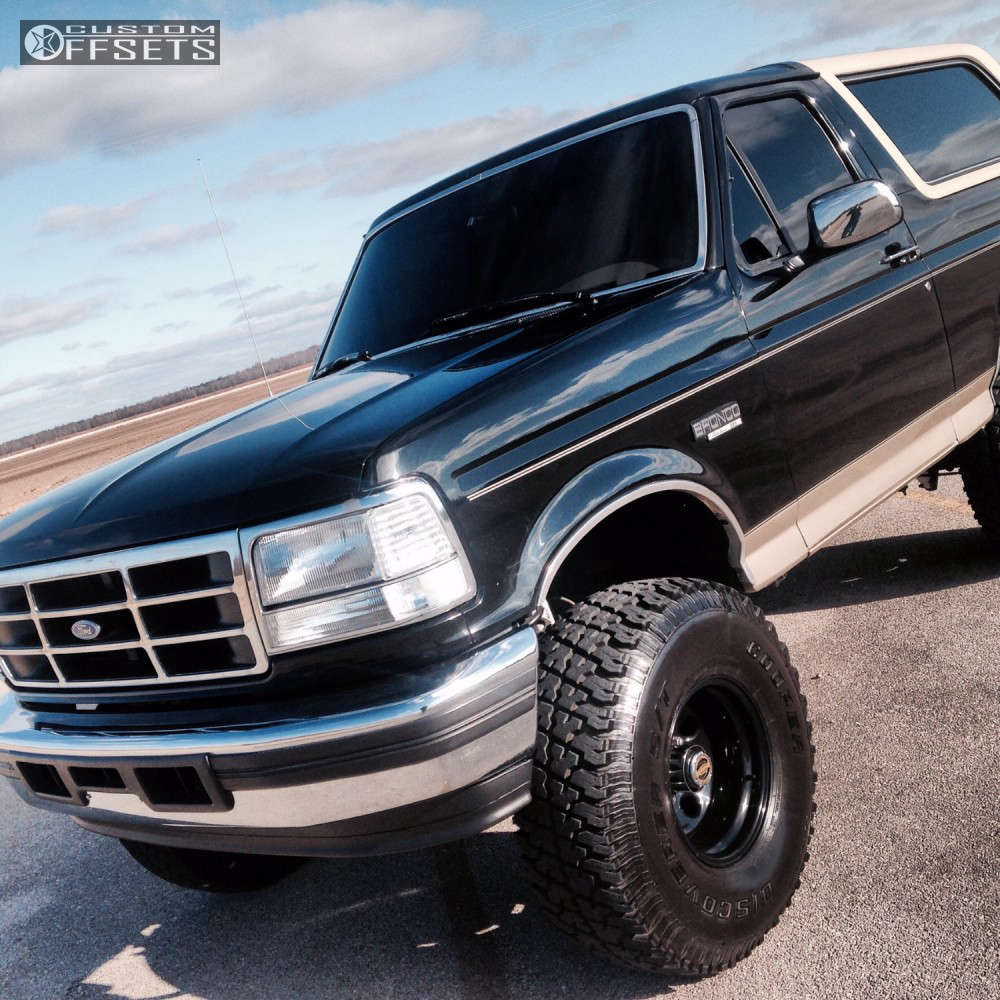 1993 Ford Bronco with 15x10 -44.45 Pro Comp Series 97 and 35/12.5R15 ...