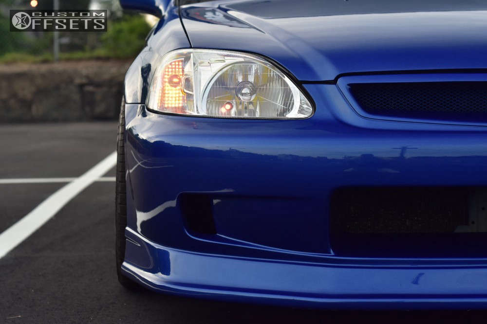 1999 Honda Civic with 16x7 42 SSR GTV02 and 215/40R16 Nexen Nfera Su1 ...