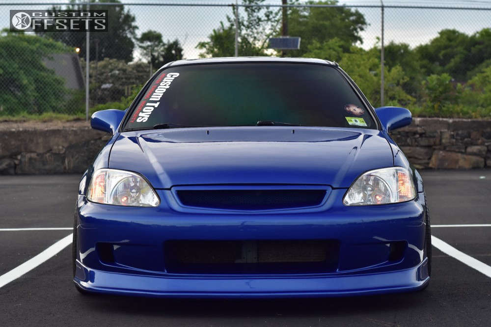 1999 Honda Civic with 16x7 42 SSR GTV02 and 215/40R16 Nexen Nfera Su1 ...