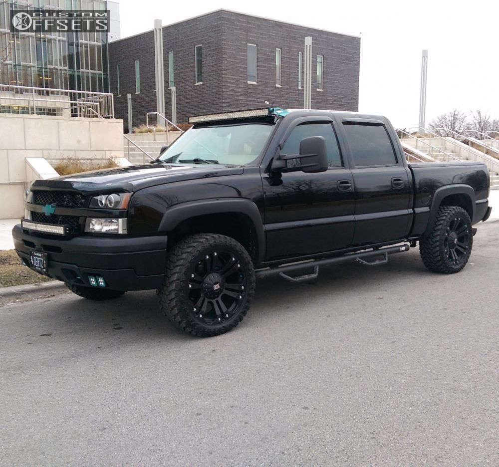 2005 Chevrolet Silverado 1500 with 22x9.5 18 XD Monster and 33/12.5R22 ...