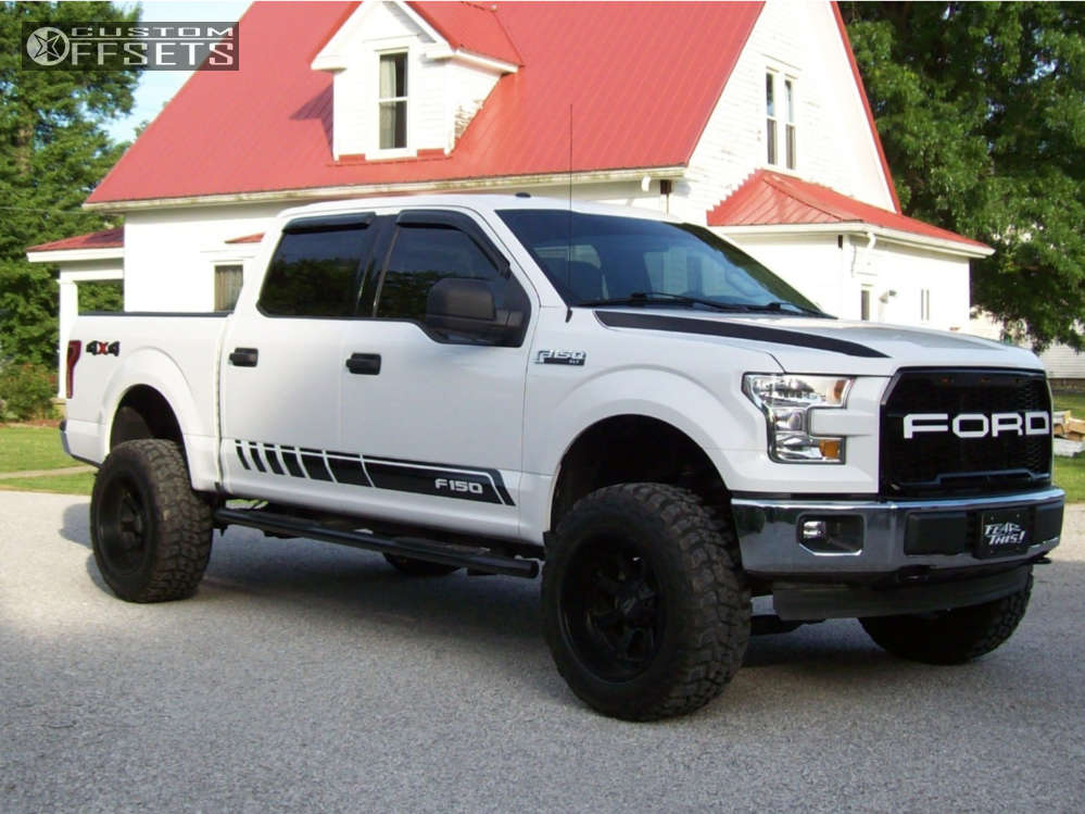 2017 Ford F-150 with 20x12 -44 Moto Metal Mo984 and 35/12.5R20 Federal ...