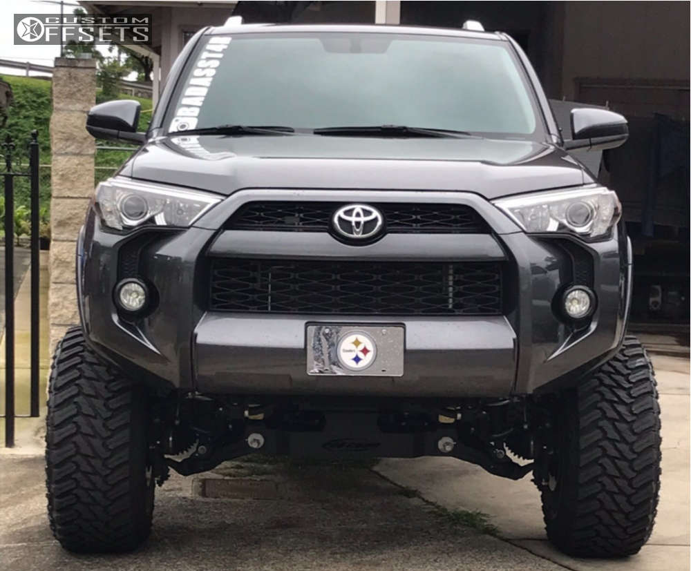 2017 Toyota 4Runner with 20x12 -44 XD Xd201 and 33/12.5R20 Atturo Trail ...