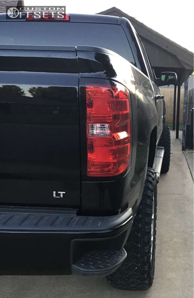 2018 Chevrolet Silverado 1500 with 20x9 -12 XD Badlands and 35/12.5R20 ...
