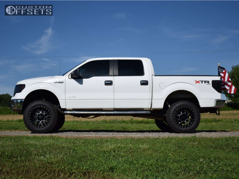 2013 Ford F-150 with 20x12 -44 Moto Metal Mo986 and 35/12.5R20 Nitto ...