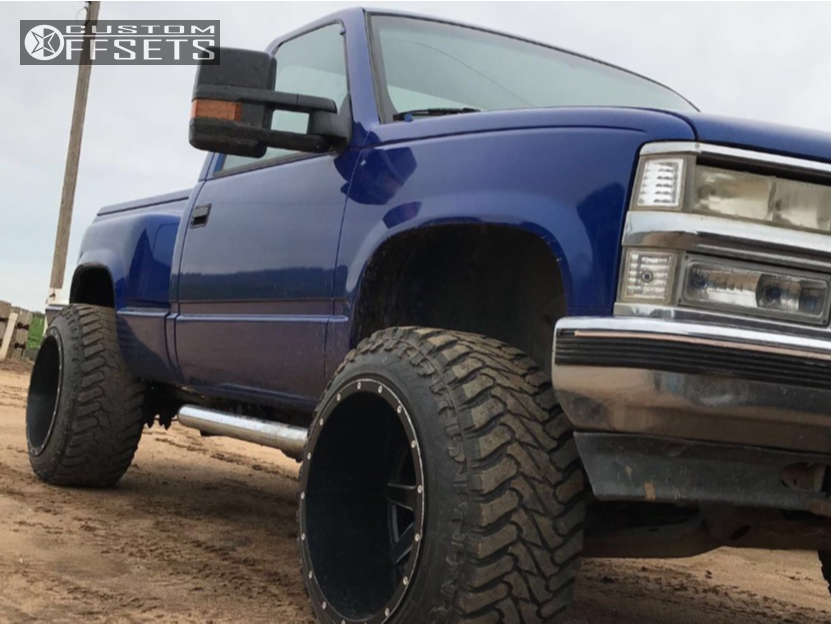 1988 Chevrolet K1500 with 20x14 -76 Fuel Maverick D538 and 33/12.5R20 ...