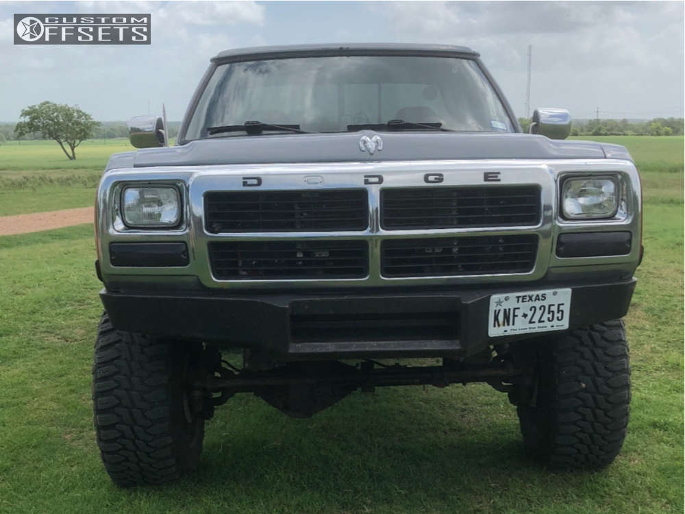 1991 Dodge W250 with 20x12 -44 Gima Overdrive and 35/12.5R20 Crosswind ...