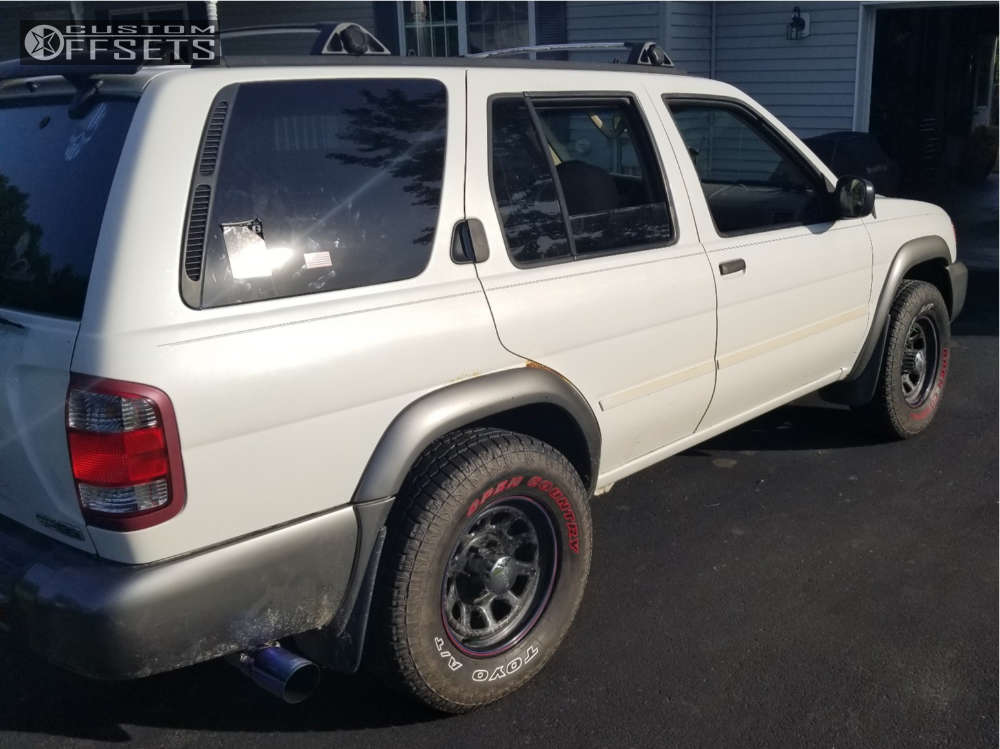 2001 Nissan Pathfinder with 16x7 Pacer Black Daytona and 245/70R16 Toyo ...