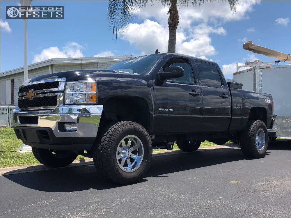 2013 Chevrolet Silverado 2500 HD with 18x12 -44 Moto Metal Mo962 and 35 ...