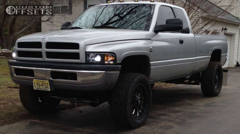 2001 Dodge Ram 2500 with 20x9 1 Fuel Cleaver and 305/55R20 Toyo Tires ...