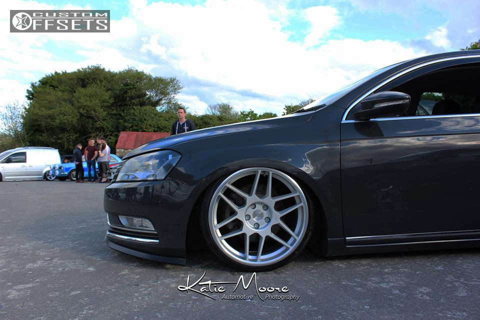 2011 Volkswagen Passat with 19x8.5 35 3SDM 0.09 and 215/35R19 WinRun ...