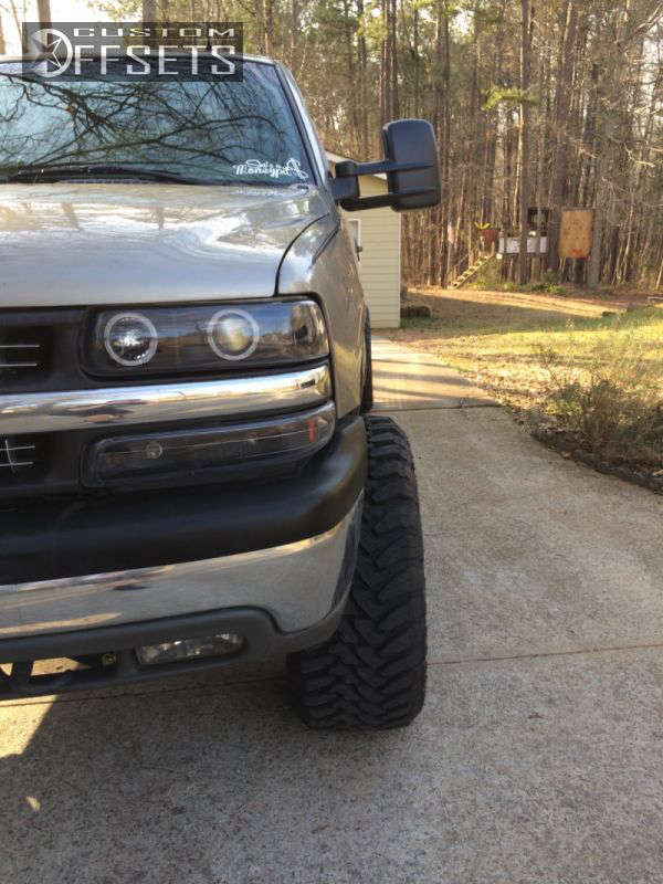 2001 Chevrolet Silverado 1500 with 20x12 -44 Moto Metal MO962 and 33/12 ...