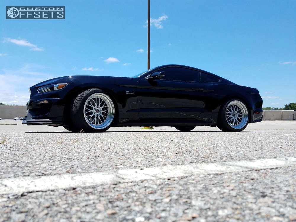 2015 Ford Mustang with 20x10.5 30 XXR 521 and 285/30R20 Continental ...